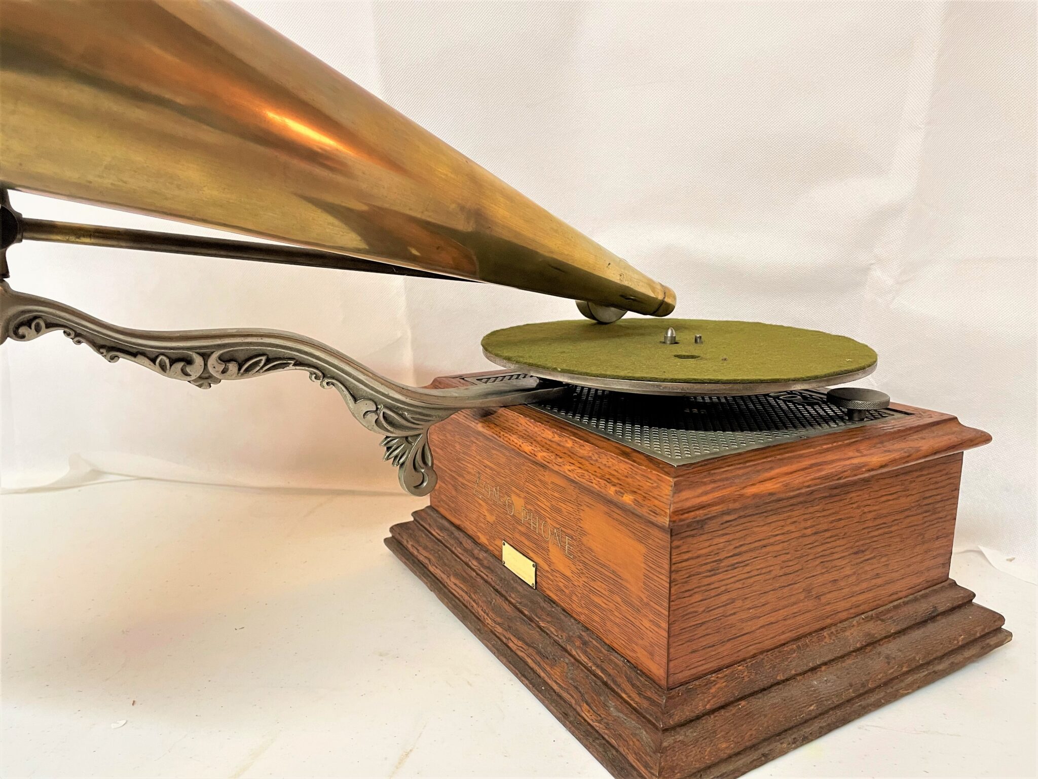 Zonophone Model D Front Mount Phonograph LONG HORN! – 4-4 Time