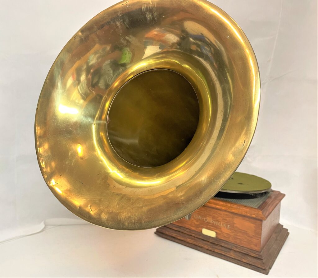 Zonophone Model D Front Mount Phonograph LONG HORN! – 4-4 Time