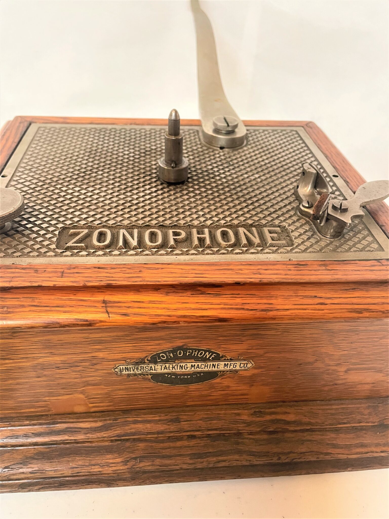 Zonophone Model D Front Mount Phonograph LONG HORN! – 4-4 Time