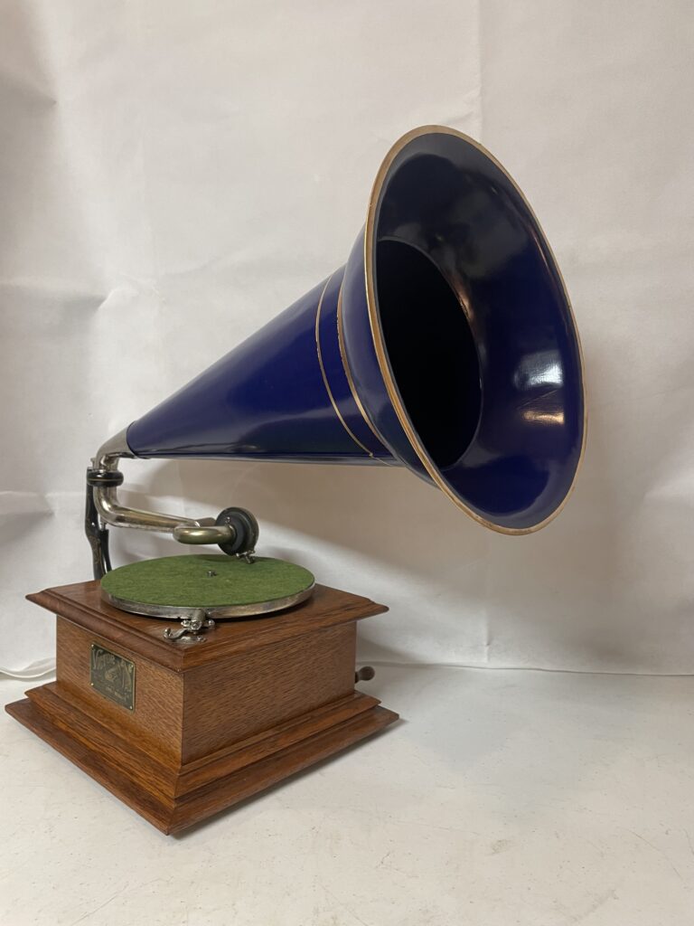 Victor “1” Disc Phonograph with Beautiful Blue Horn – 4-4 Time