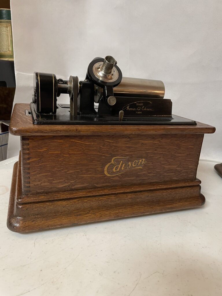 Edison Model “D” Standard Phonograph – 4-4 Time