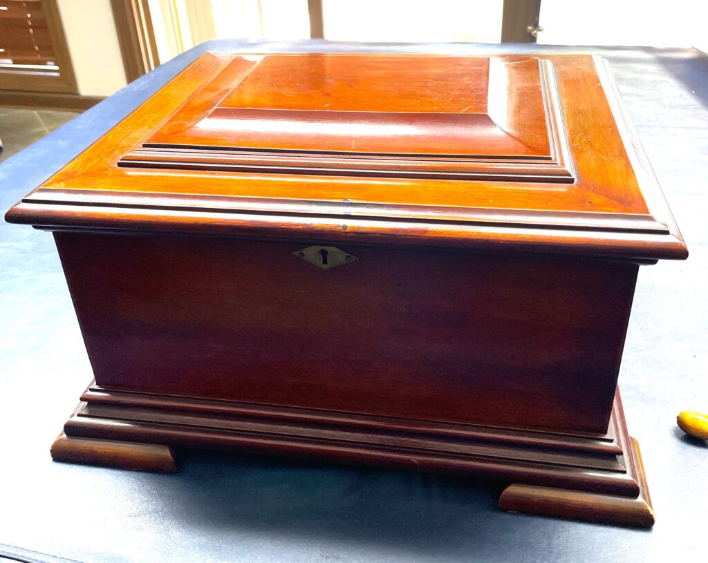 Beautiful Red Mahogany Mira Music Box – 4-4 Time