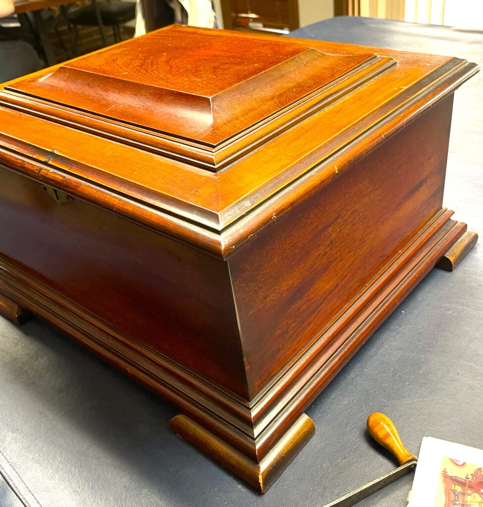 Beautiful Red Mahogany Mira Music Box – 4-4 Time