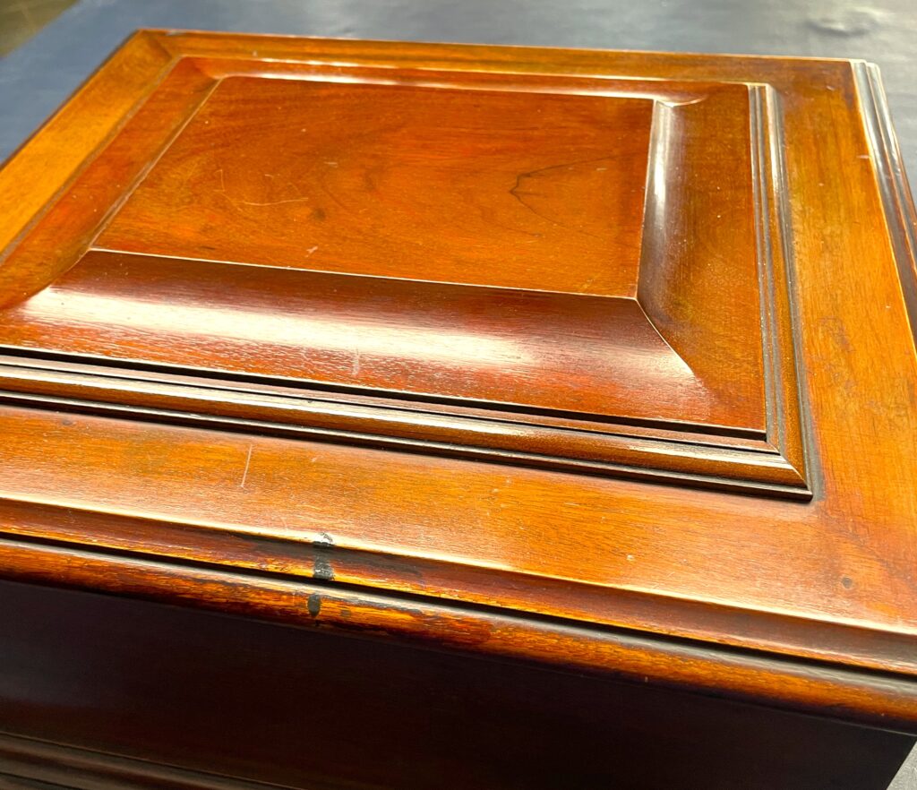 Beautiful Red Mahogany Mira Music Box – 4-4 Time