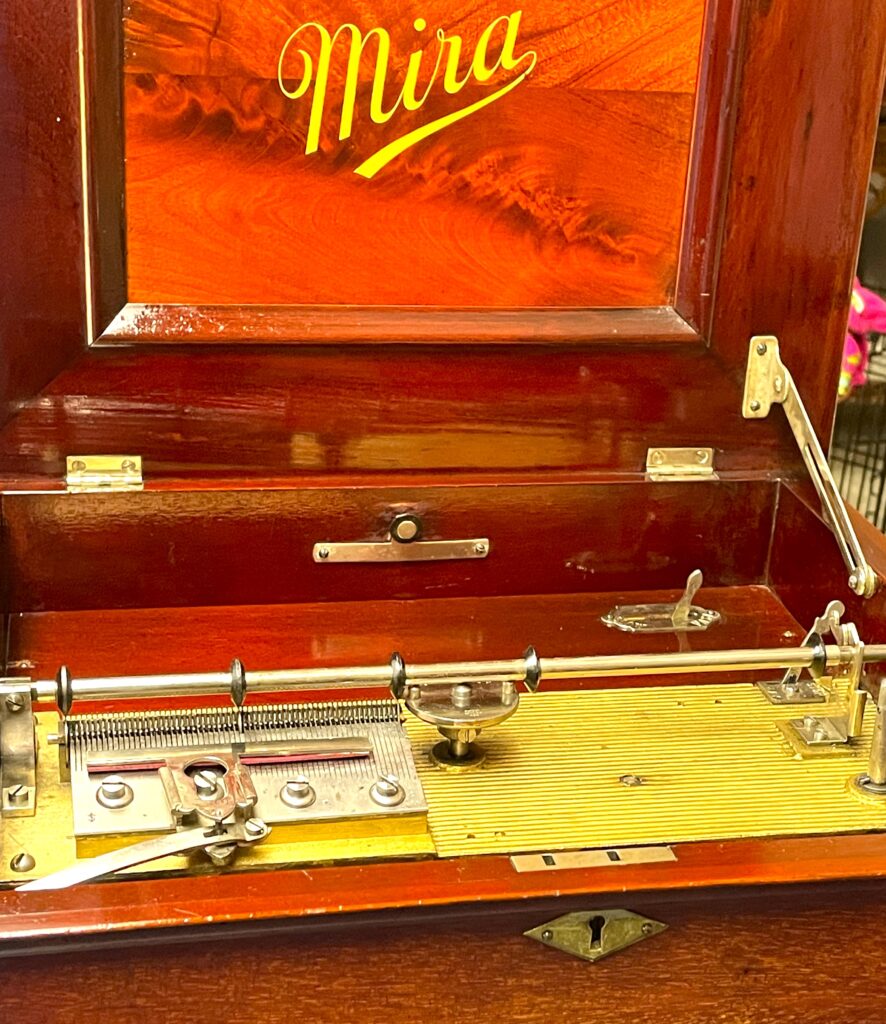 Beautiful Red Mahogany Mira Music Box – 4-4 Time