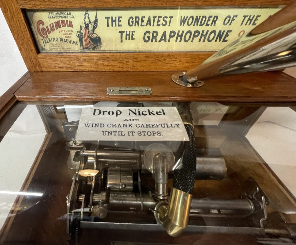 Columbia BS Coin Operated Cylinder Phonograph **Nice** – 4-4 Time