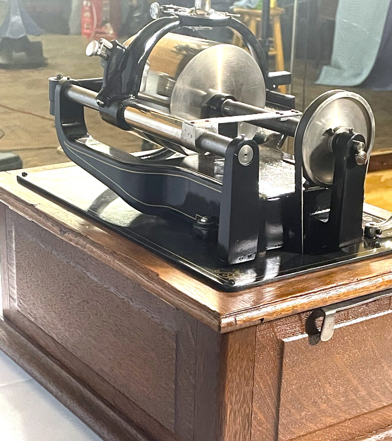 RARE… early model Edison Concert Phonograph – 4-4 Time