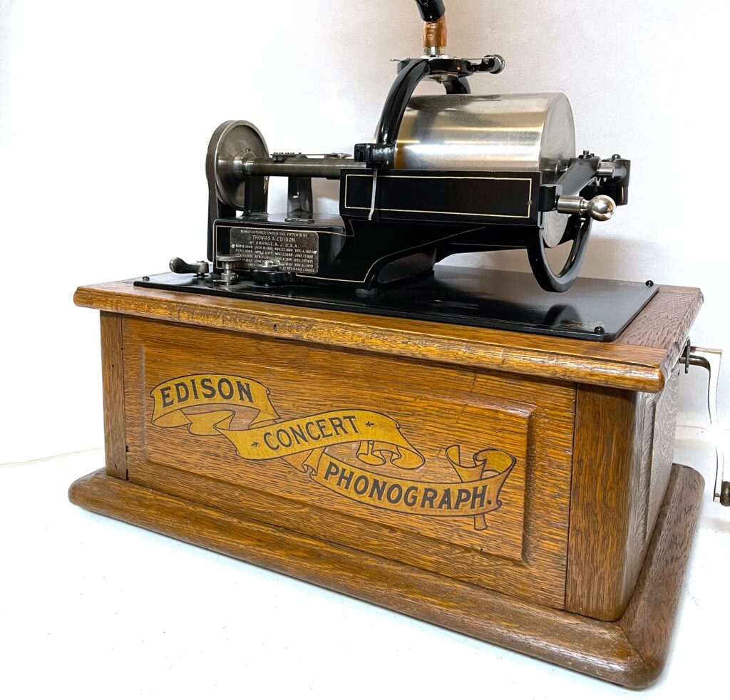 RARE… early model Edison Concert Phonograph – 4-4 Time