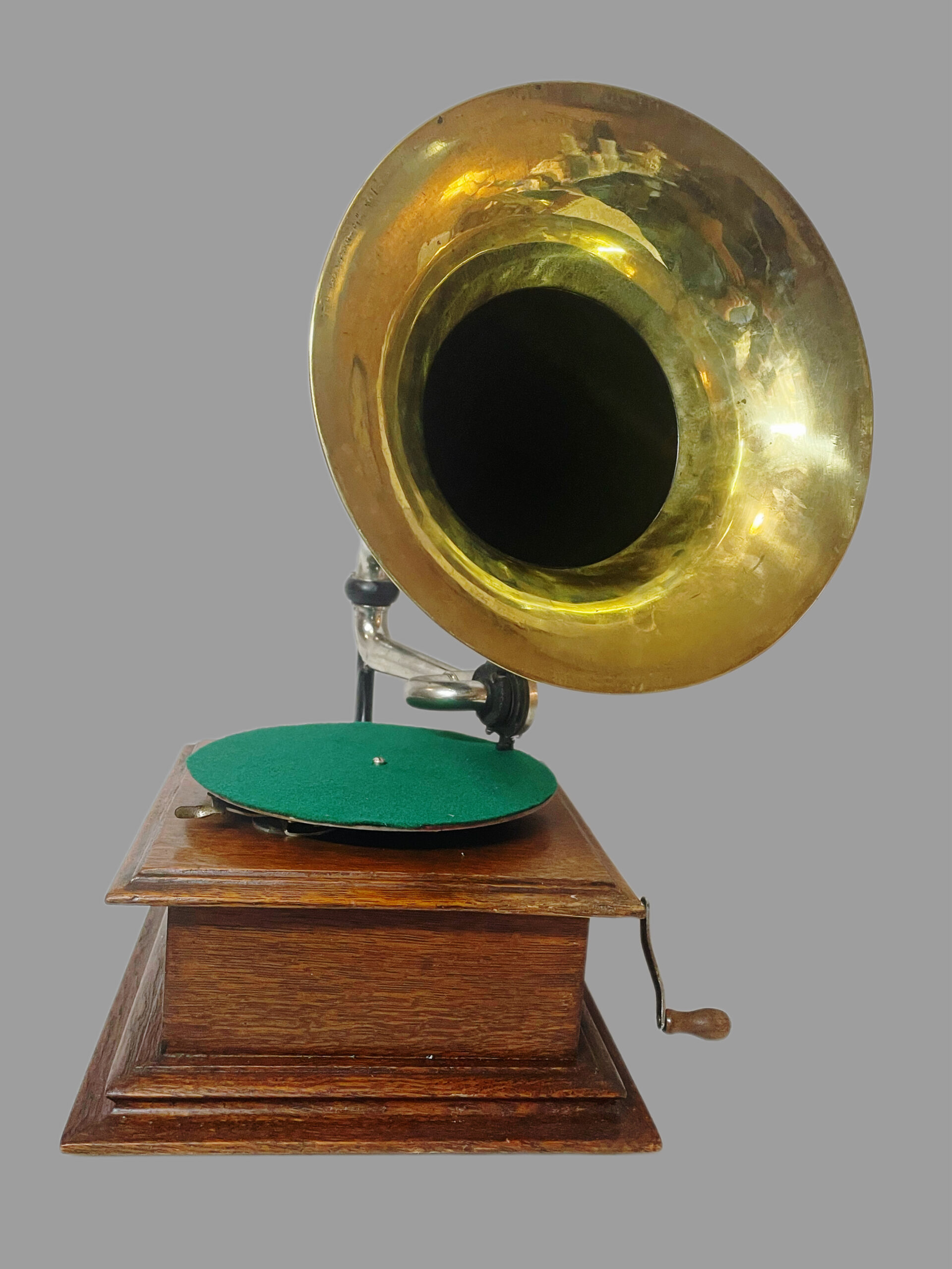 Beautiful Victor “1” Disc Phonograph – 4-4 Time
