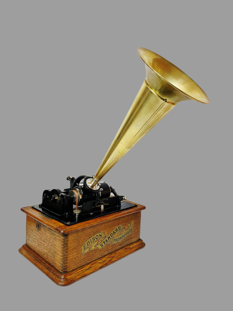 Late model Edison Standard Model “A” Phonograph – 4-4 Time