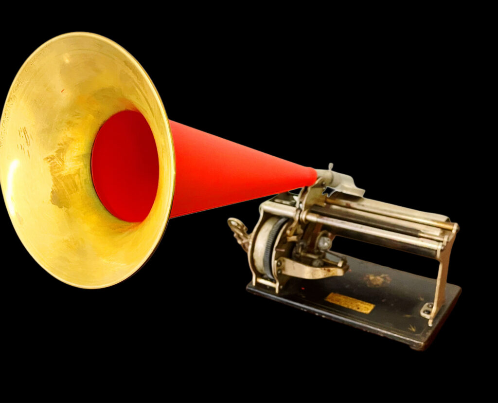 Columbia model “Q” Phonograph – 4-4 Time