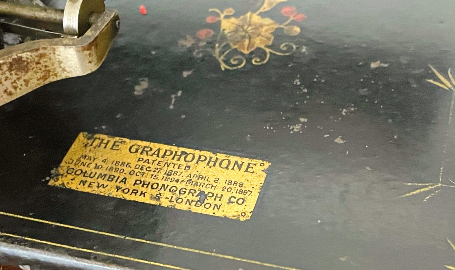 Columbia model “Q” Phonograph – 4-4 Time